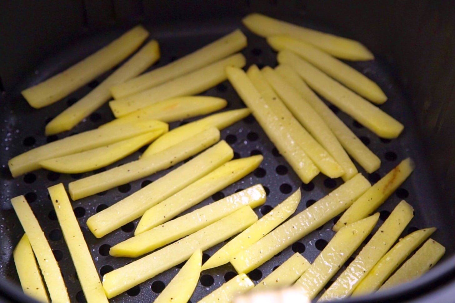 Crispy 20-Minute Air Fryer French Fries - Mind Over Munch