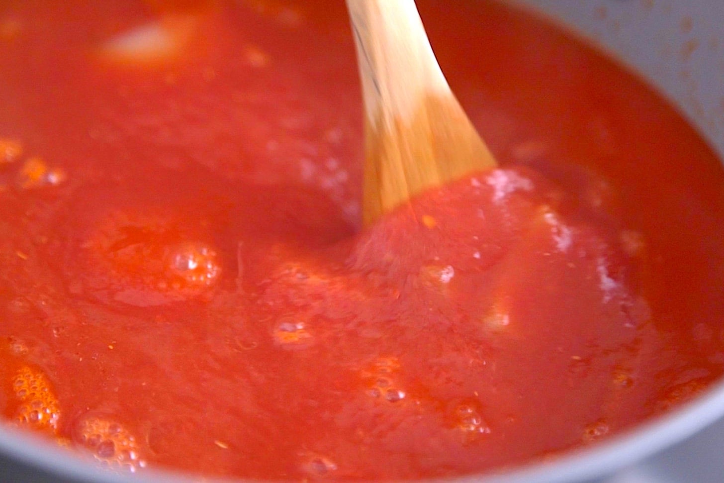 Easy 3-Ingredient Tomato Soup with Canned Tomatoes - Mind Over Munch