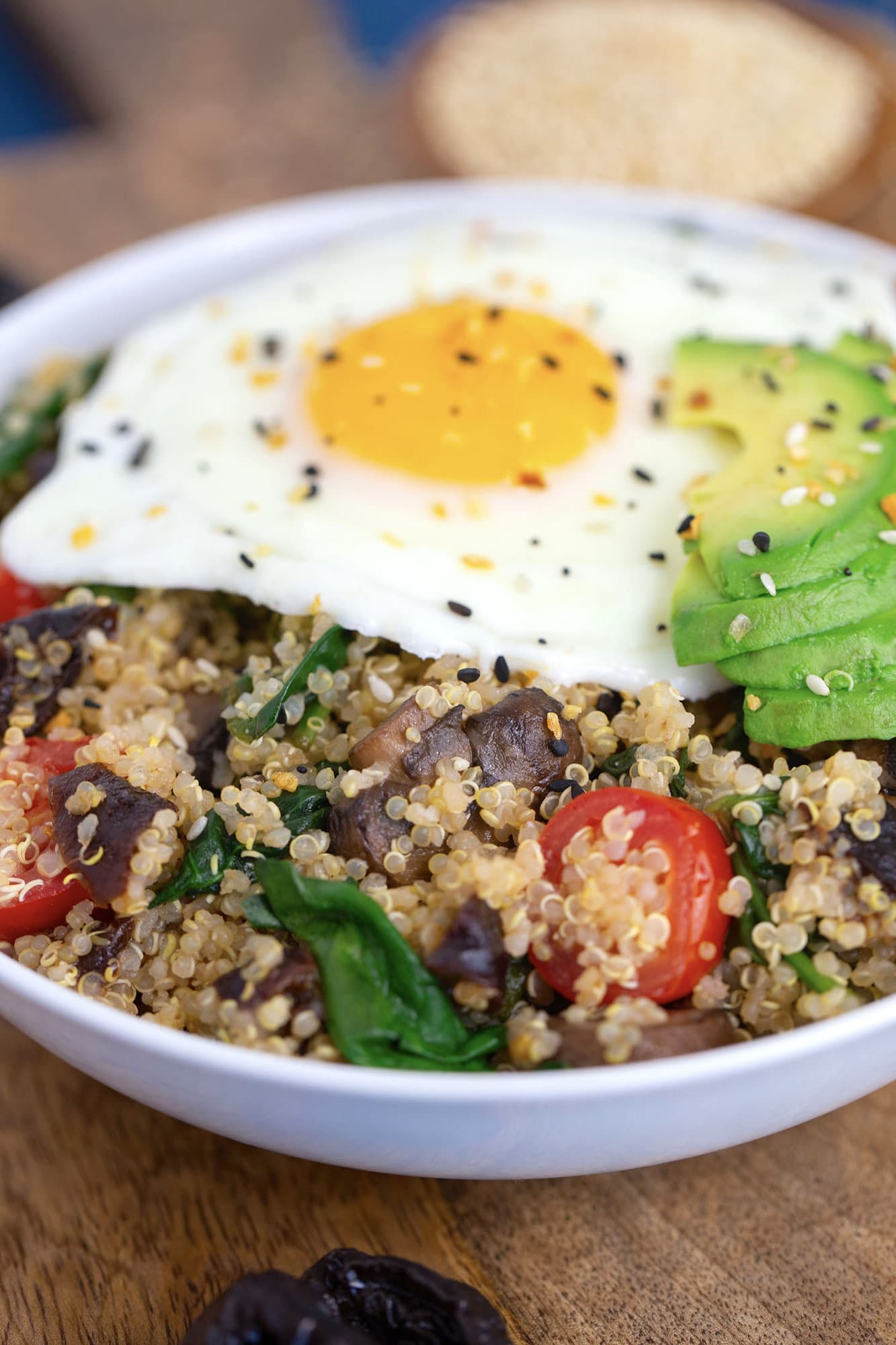 15-Minute Savory Breakfast Quinoa Bowl - Mind Over Munch