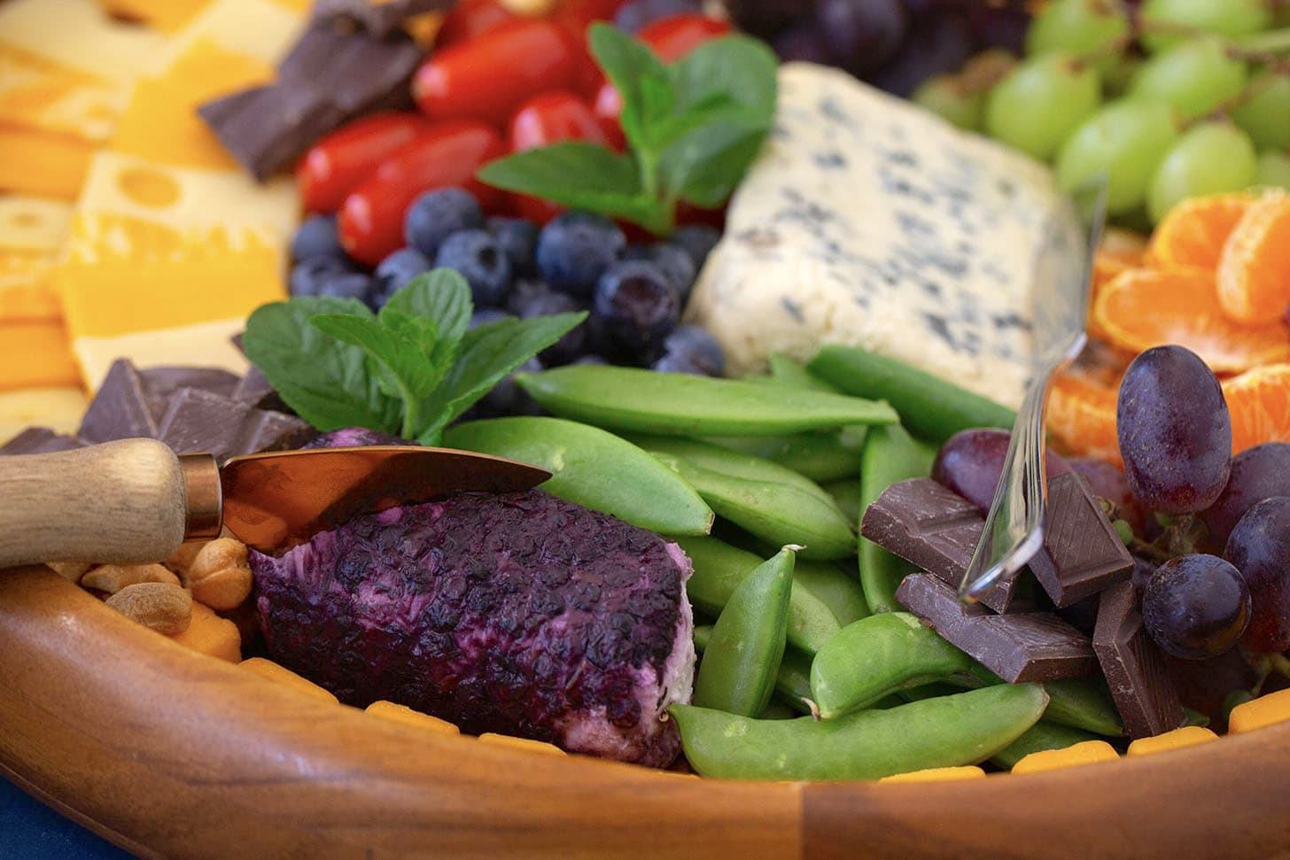 How to Make a Gorgeous Cheese Board in 30 Minutes - Mind Over Munch