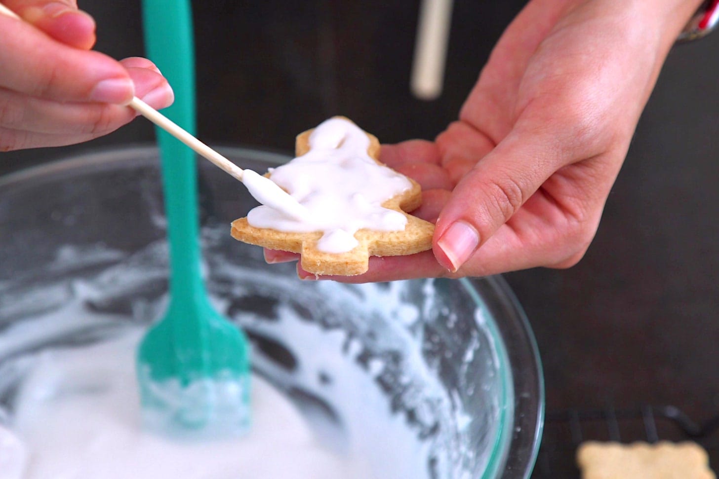 Easy 3-Ingredient Powdered Sugar Icing - Mind Over Munch